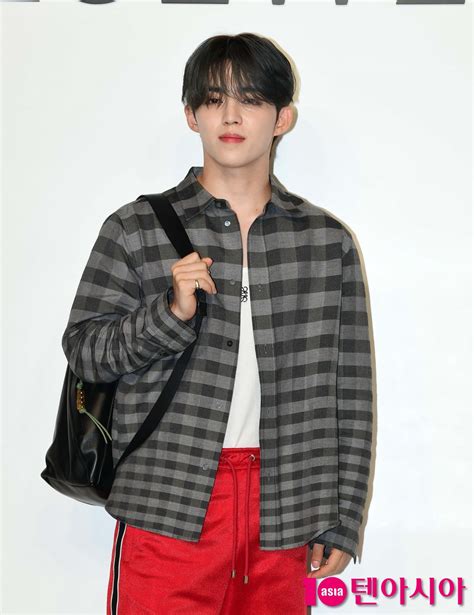 세븐틴 에스쿱스 남친룩의 정석ten포토 텐아시아