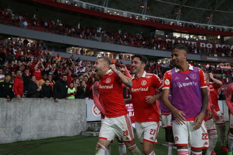 Inter Vence Em Casa Para Seguir Na Vice Liderança