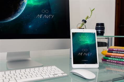 컴퓨터와 태블릿 화면 디자인 모의 프리미엄 Psd 파일