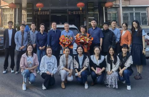 学院举行教师荣退仪式