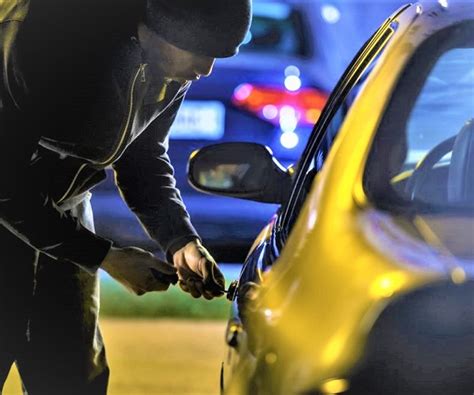 Quem teve carro roubado pode reaver o IPVA pago saiba como Recôncavo