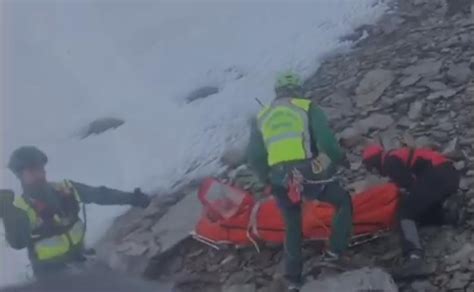 Accidente en Sierra Nevada Un montañero herido grave tras caerse por