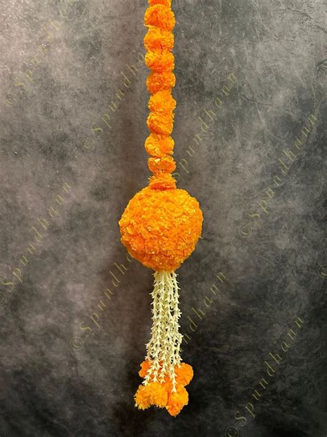 Marigold Ball And Dangler Mango Single String Spundhann