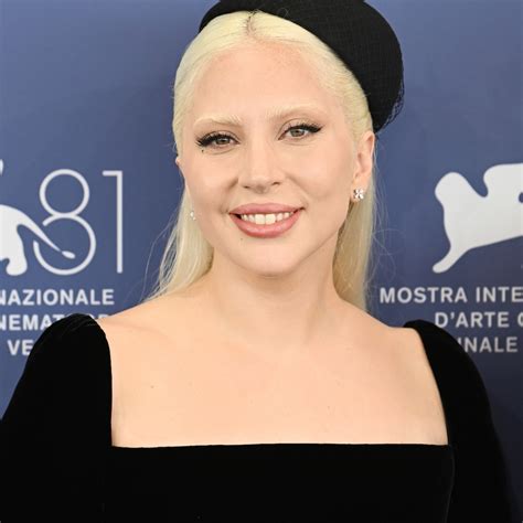 Lady Gaga Puts On Surprise Performance Wirefan Your Source For