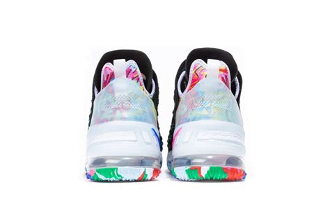 18 件事，認識 Nike Lebron 的 18 歲