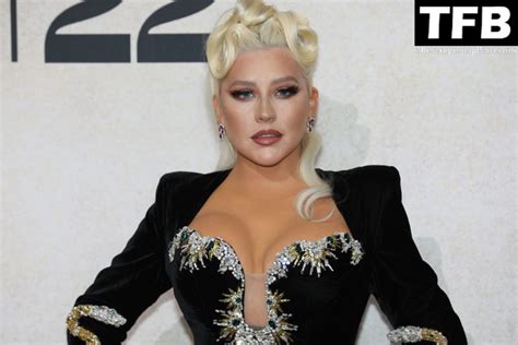 Christina Aguilera Displays Nice Cleavage At The AmfAR Gala Cannes 2022