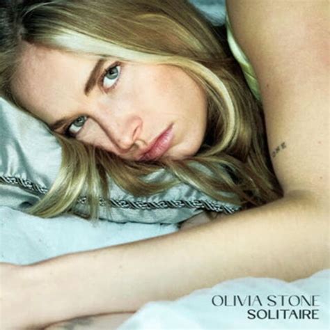 Olivia Stone dévoile Solitaire son premier titre enivrant en