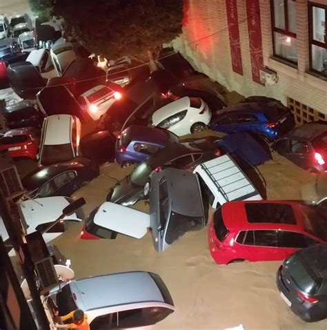 Cosè la DANA Il fenomeno che ha distrutto Valencia Icona Clima