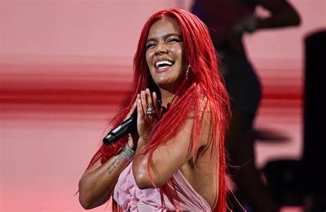 Karol G Estrena Video De Mientras Me Curo Del Corazón Video Ya Fm