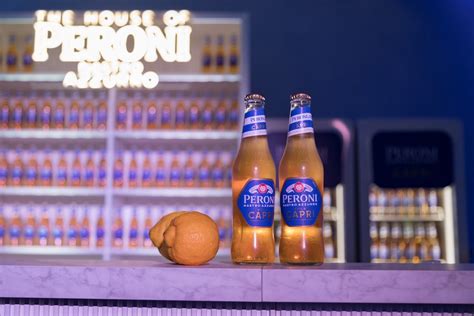 Stile Capri La Nuova Birra Firmata Peroni Nastro Azzurro Drinkabile