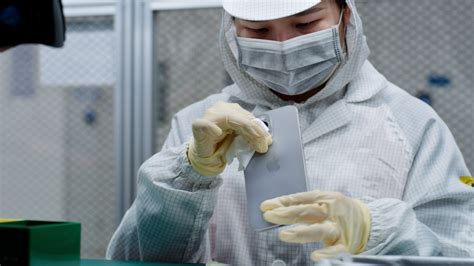 Trump Believes Apple Could Manufacture Iphones In The Us Macrumors