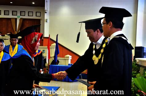 Inilah 5 Daftar Kampus Negeri Terpopuler Di Jawa Tengah Fasilitas