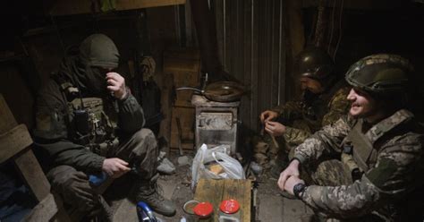 ‘병력 부족 우크라 징집 연령 25세 하향 딜레마