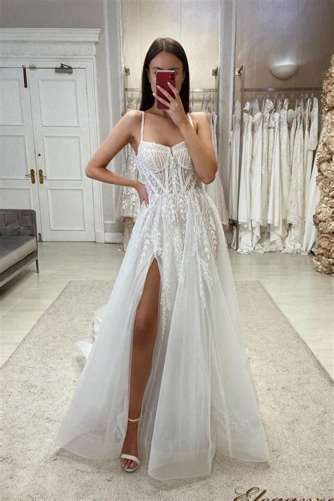 Chic A Line Spaghetti Straps Lace Tulle Sleeveless Wedding Dress With
