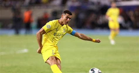 축구선수 연봉 1위 호날두·벤제마… 시장가치는 홀란드·음바페 최고