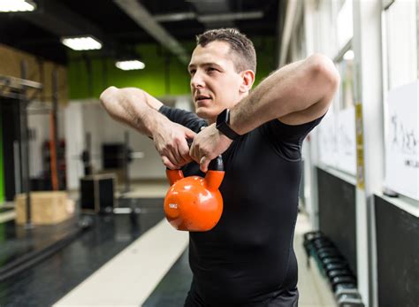 Get Rid Of Your Belly Overhang With This Tummy Tightening Workout — Eat