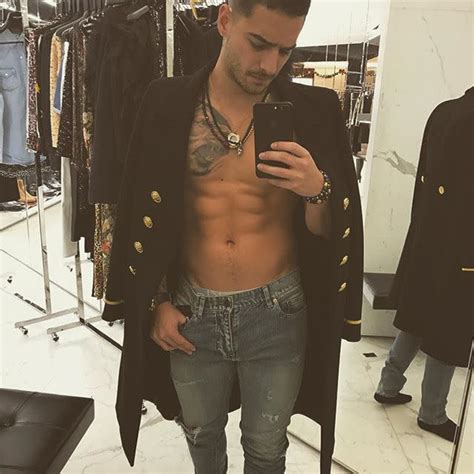 Maluma Alborota A Sus Fans Con El Torso Descubierto