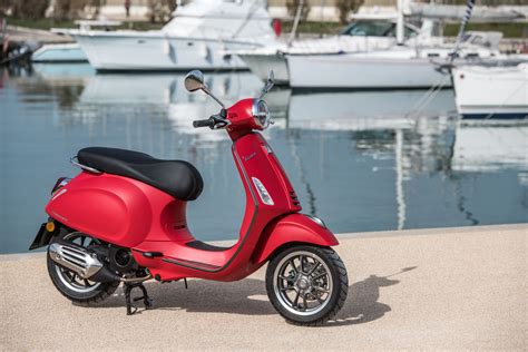 Motorrad Vergleich Vespa Primavera 125 S 2018 Vs Vespa Sprint 125 S 2023