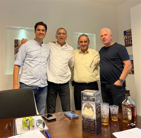 מתכבד לעדכן על ביצוע עסקת רכישת חברה בתחום האנרגיה ייצור ואחזקת מכליות שינוע דלקים תזקיקים