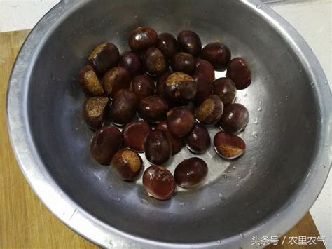 農村大叔教給媳婦一個方法，以後有口福了，真實用！ 每日頭條