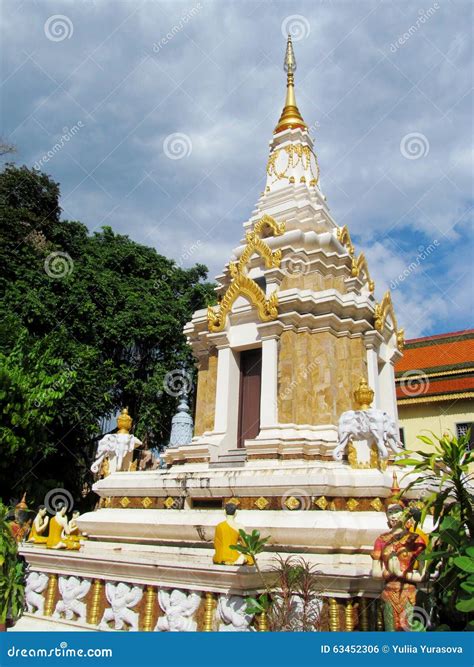 Boeddhistische Stupa Phnom Penh Kambodja Stock Foto Image Of