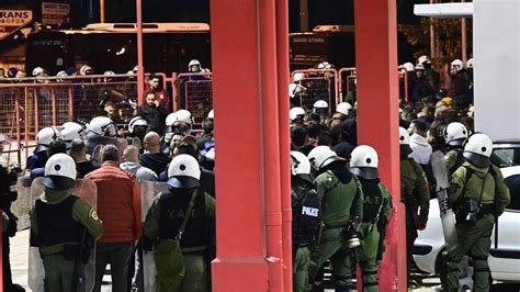 Grèce un policier décède après des émeutes autour d un match de