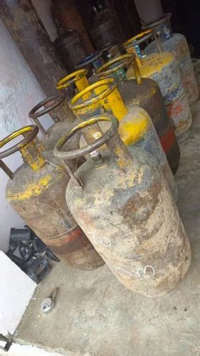 Stainless Steel Lpg Commercial Gas Cylinder Packaging Size 19 Kg 38
