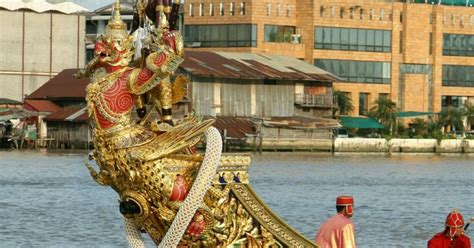 เรือพระที่นั่งนารายณ์ทรงสุบรรณ รัชกาลที่ 9