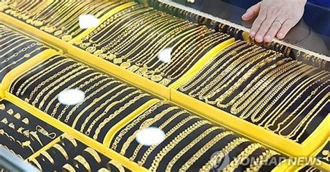 중동 위기 등 경제 불안에 국내 금 거래 ‘역대 최대 중동 위기 등 경제 불안에 국내 금 거래 ‘역대 최대