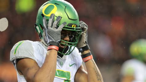 Oregon Dismisses Wr Darren Carrington After Dui Arrest