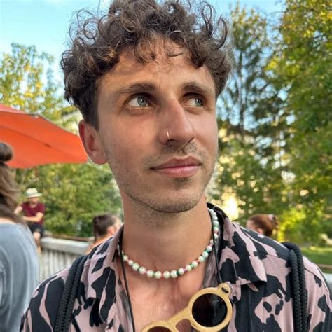 Liviudc Liviudc • Threads Say More