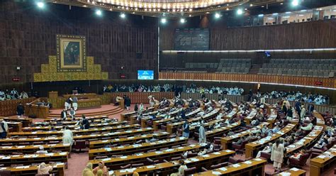 قومی اسمبلی کے 136 ارکان کی رکنیت معطل،کسی کارروائی میں حصہ نہیں لے سکیں گے