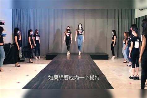 世界最顶级的模特，舞台上走一步竟然加318万，究竟是啥容貌呢