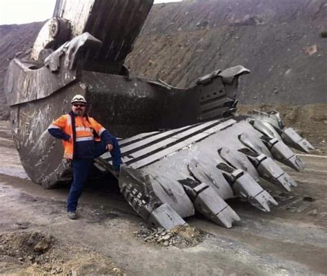 Big Digger R Humanforscale
