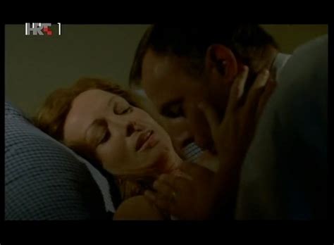 Nackte Bernarda Oman In Duga Mracna Noc