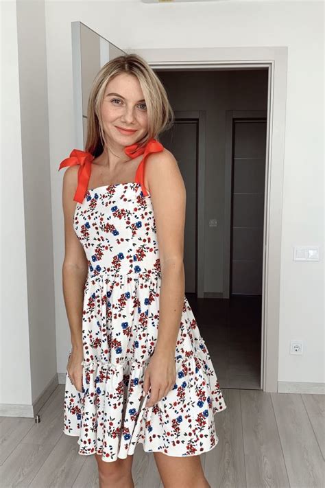 Квіткова сукня з червоними репсовими стрічками Nine