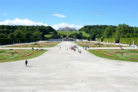 シェーンブルン宮殿 庭園風景の写真素材 FYI07701117 ストックフォトの Qlean Marketキュリンマーケット