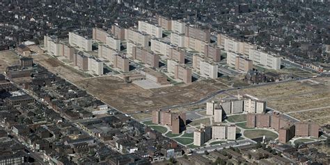 Лишние многоэтажки Как сносили массовое жилье в городах Европы и США