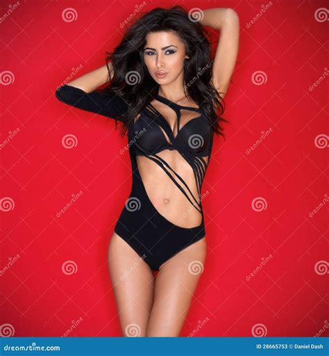 Posa Di Modello Femminile Castana Calda Sexy Immagine Stock Immagine