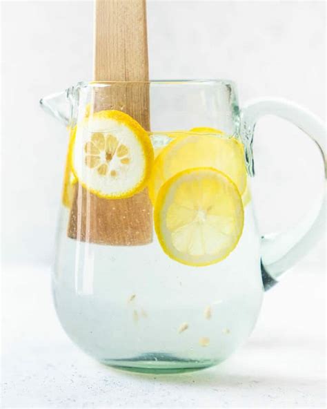 5 Gründe Zitronenwasser Jeden Morgen Zu Trinken