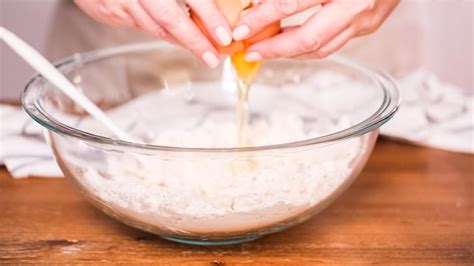 Paso A Paso Mezclar Ingredientes Para Hacer Masa Para Empanadas
