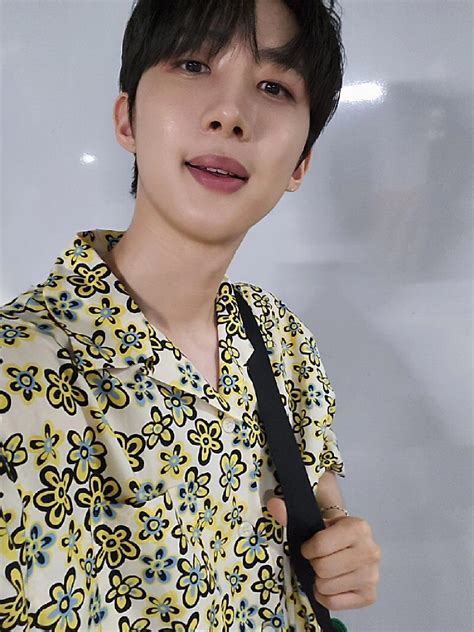 🧂ᙏ̤̫ On Twitter 아 촟나 어떤 형은 왼쪽으로 고개 꺾던데 ㅅㅂ