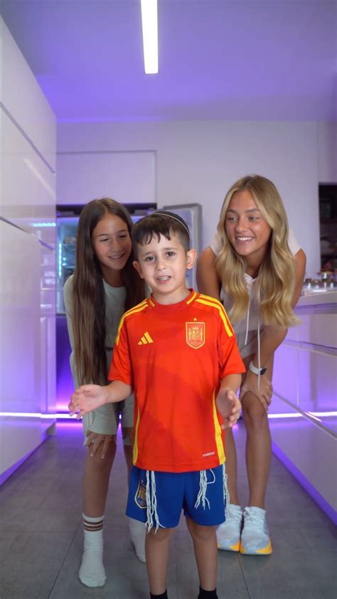 ‎avigail Weissman אביגיל ויסמן‎ ‎סורי אבל היינו חייבות🤣‎ Instagram