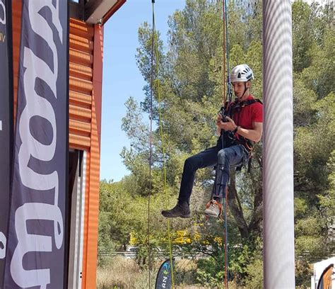 Foto Pompierul Raul Olteanu De La Isu Cluj Participă La Grimpday în Franța Probele Constau în