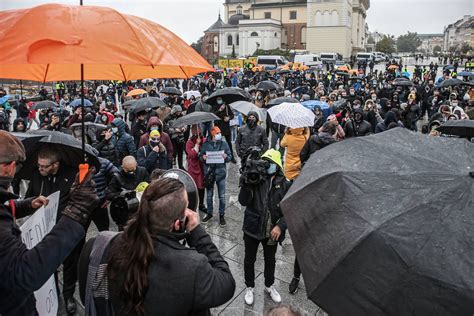 Zamknięte siłownie i baseny Firmy protestują w Warszawie Biznes Wprost