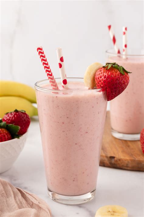 Easy Strawberry Banana Smoothie No Yogurt Real Life Nutritionist