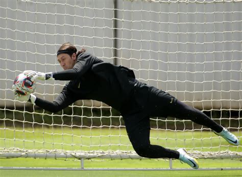 Cássio Volta Após Virose E Corinthians Segue Preparação Para Clássico