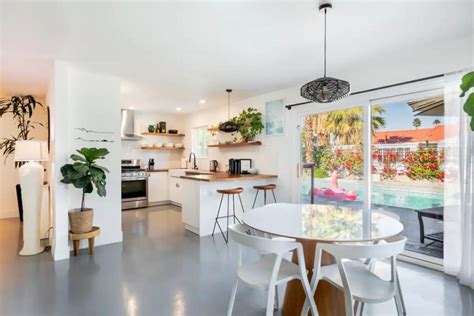 11 Best Airbnbs In Palm Springs Travelawaits