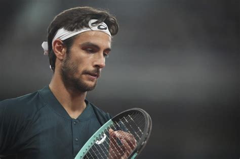 Lorenzo Musetti così fa male 2 set alla pari con Alcaraz poi un