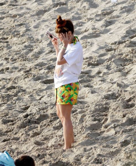 Shakira Seen At The Beach In Ibiza 03 Gotceleb
